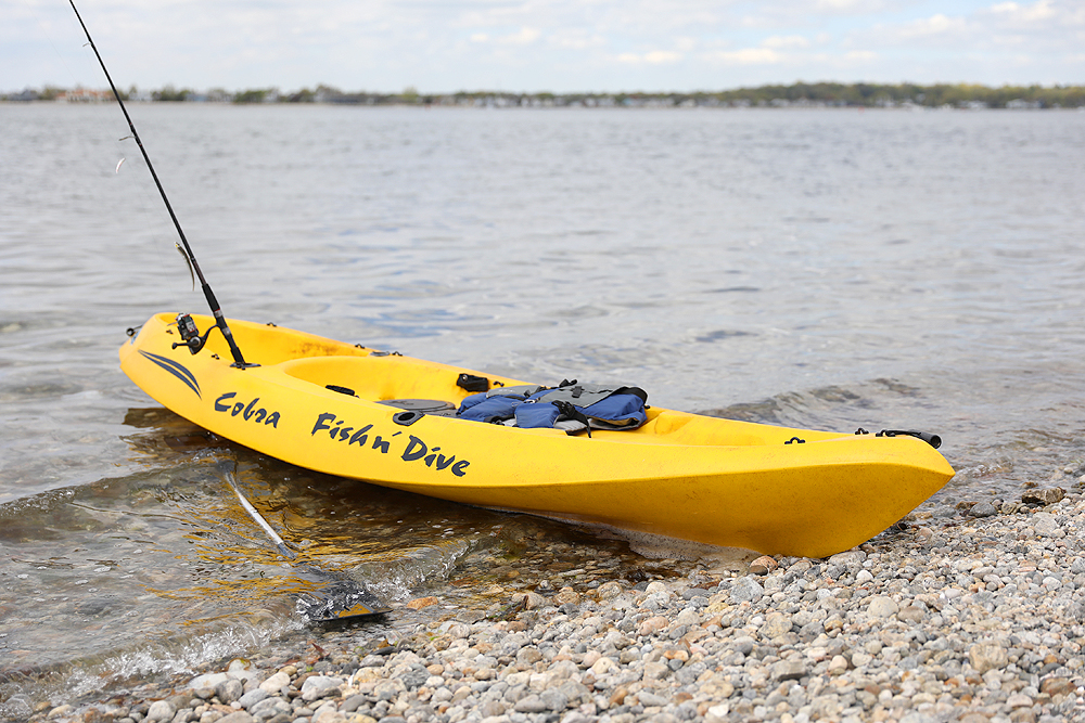 A bright blue kayak on the beach. - PHOTOBER - Free Photos Free Images ...